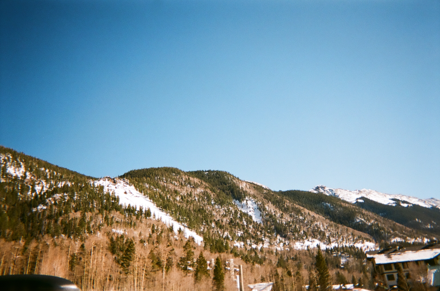 Snowboarding and still shooting with film — Rediscover Analog