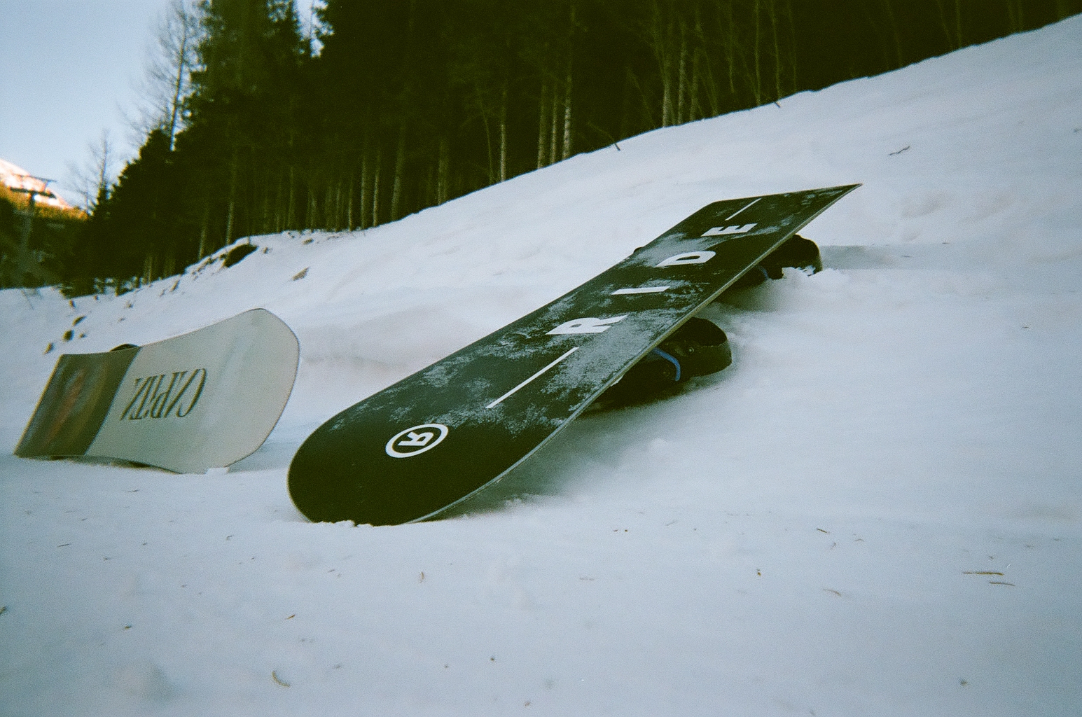 Snowboarding and still shooting with film — Rediscover Analog